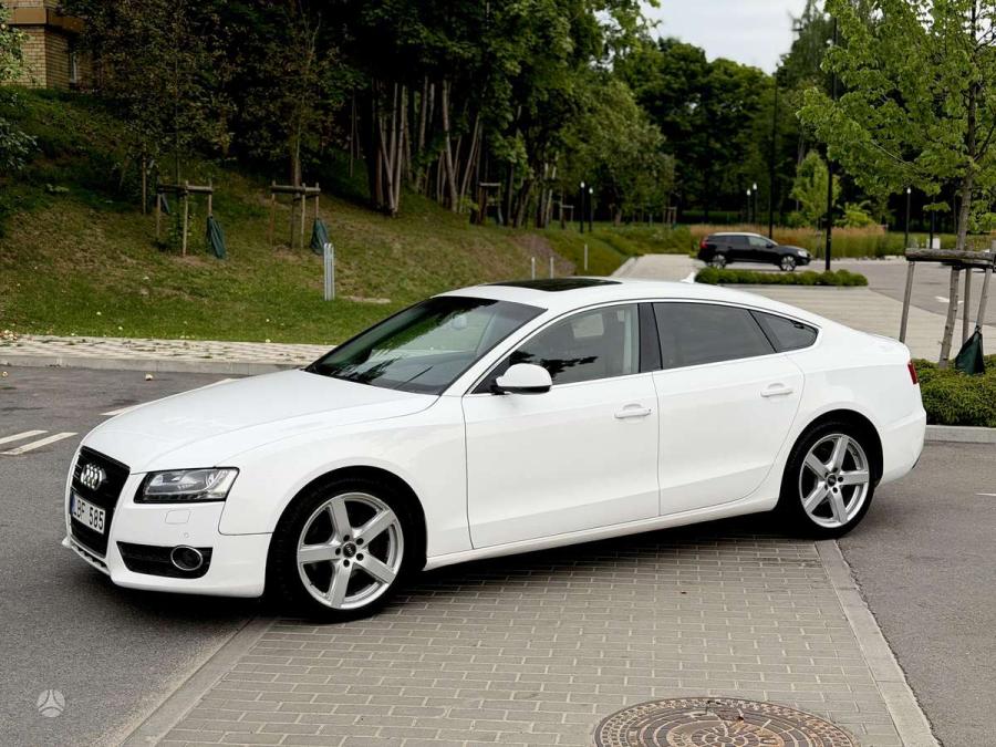 Белый Ауди A5 Sportback 2011 в Вильнюс, объемом двигателя 3.00 л и пробегом 301 тыс. км за 8800 €, фото 4 на AUTOMOTO.COM.LV