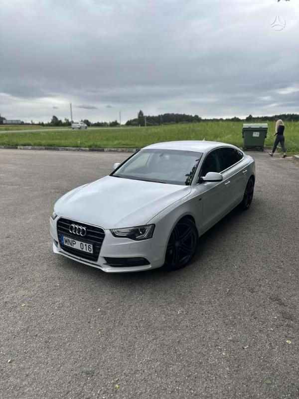 White Audi A5 Sportback 2013 in Skuodas, with an engine capacity of 3.00 L and mileage of 300 thousand km for 10 €, photo 4 on AUTOMOTO.COM.LV