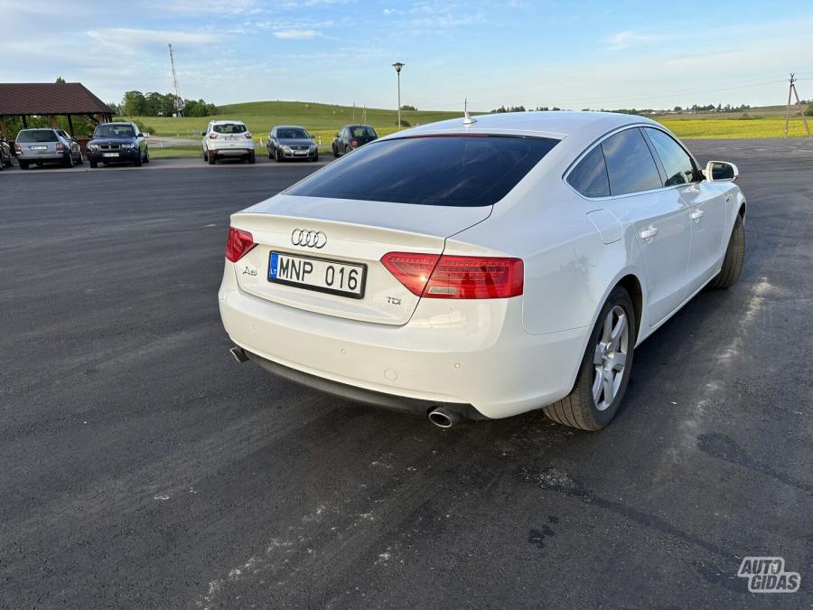 Balts Audi A5 Sportback 2013 Skuodas, ar dzinēja tilpumu 3.00 L un nobraukumu 300 tūkst. km par 10500 €, foto 8 vietnē AUTOMOTO.COM.LV