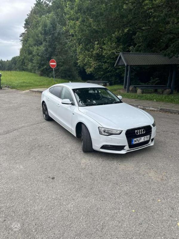 White Audi A5 Sportback 2013 in Skuodas, with an engine capacity of 3.00 L and mileage of 300 thousand km for 10500 €, photo 1 on AUTOMOTO.COM.LV