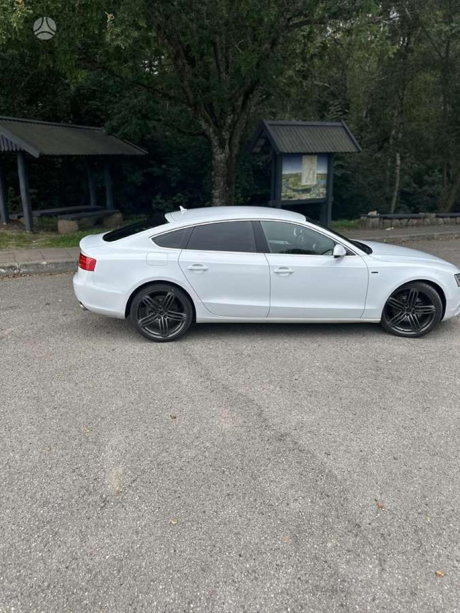 White Audi A5 Sportback 2013 in Skuodas, with an engine capacity of 3.00 L and mileage of 300 thousand km for 10500 €, photo 3 on AUTOMOTO.COM.LV