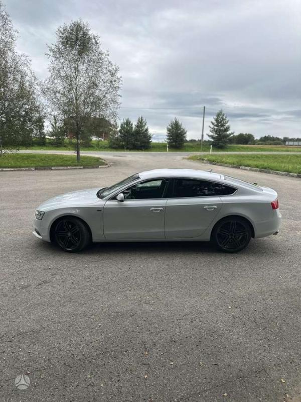 White Audi A5 Sportback 2013 in Skuodas, with an engine capacity of 3.00 L and mileage of 300 thousand km for 10500 €, photo 4 on AUTOMOTO.COM.LV