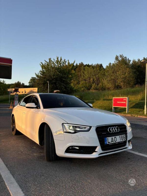 Белый Ауди A5 Sportback 2014 в Каунас, объемом двигателя 1.97 л и пробегом 180 тыс. км за 14000 €, фото 1 на AUTOMOTO.COM.LV