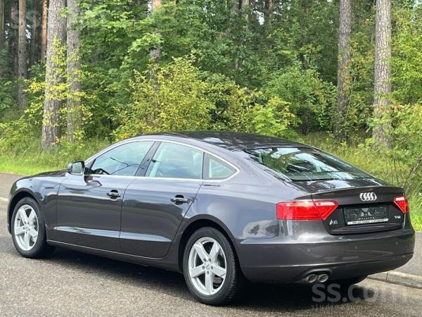 Violet Audi A5 2011 in Valmiera, with an engine capacity of 2.00 L and mileage of 0 thousand km for 8300 €, photo 3 on AUTOMOTO.COM.LV