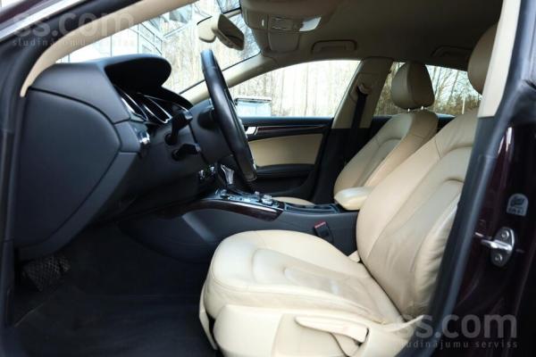 Violet Audi A5 2012 in Riga, with an engine capacity of 3.00 L and mileage of 0 thousand km for 7995 €, photo 10 on AUTOMOTO.COM.LV