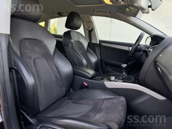 Audi A5 2014 in Tukums on AUTOMOTO.COM.LV Violet Audi A5 2014 in Tukums, with an engine capacity of 3.00 L and mileage of 307 thousand km for 9450 €, photo 9 on AUTOMOTO.COM.LV