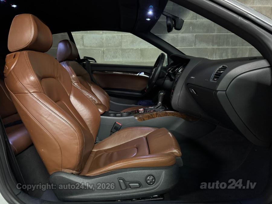 Белый Ауди А5 2009 в Таллин, объемом двигателя 3.00 л и пробегом 258 тыс. км за 10990 €, фото 10 на AUTOMOTO.COM.LV