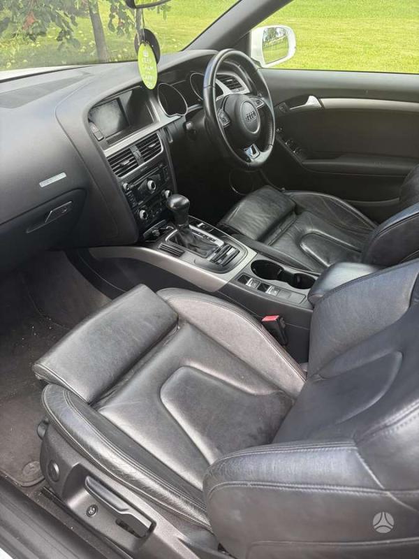 Balts Audi A5 2013 Raseiniai, ar dzinēja tilpumu 2.97 L un nobraukumu 200 tūkst. km par 4500 €, foto 5 vietnē AUTOMOTO.COM.LV