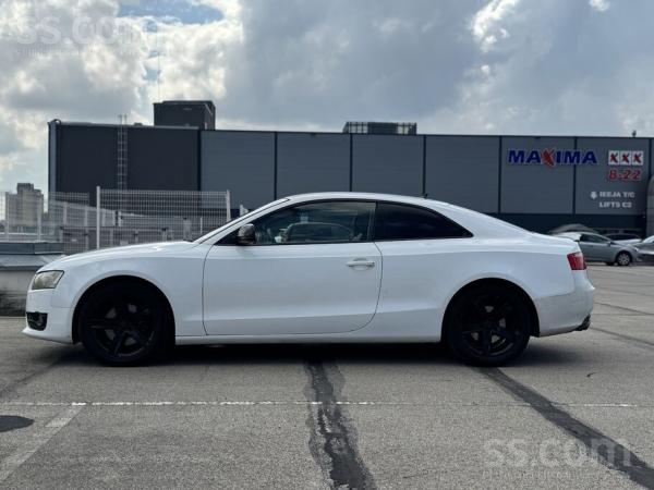 Balts Audi A5 2008 Rīga, ar dzinēja tilpumu 2.70 L un nobraukumu 350 tūkst. km par 5000 €, foto 4 vietnē AUTOMOTO.COM.LV