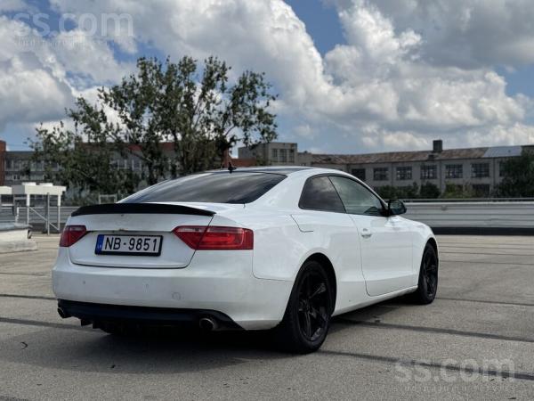 Balts Audi A5 2008 Rīga, ar dzinēja tilpumu 2.70 L un nobraukumu 350 tūkst. km par 5000 €, foto 7 vietnē AUTOMOTO.COM.LV
