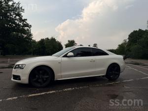 White Audi A5 2008 in Riga, with an engine capacity of 3.00 L and mileage of 340 thousand km for 7500 €, photo 3 on AUTOMOTO.COM.LV