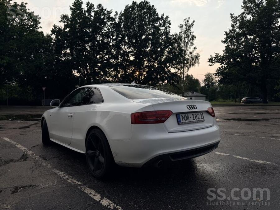 White Audi A5 2008 in Riga, with an engine capacity of 3.00 L and mileage of 340 thousand km for 7500 €, photo 4 on AUTOMOTO.COM.LV