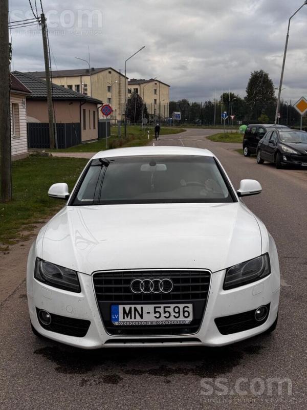White Audi A5 2008 in Daugavpils, with an engine capacity of 2.70 L and mileage of 308 thousand km for 4800 €, photo 1 on AUTOMOTO.COM.LV