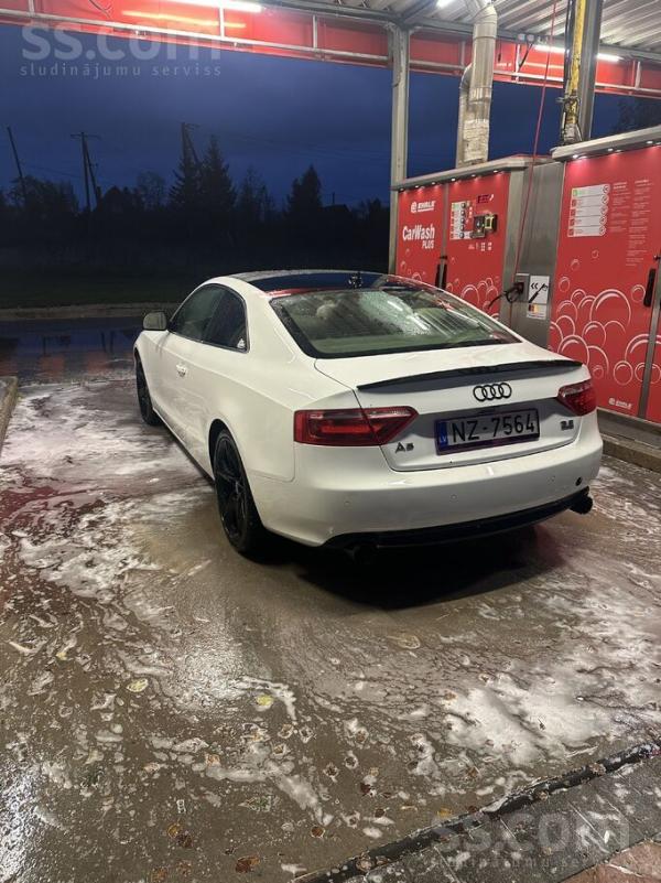 White Audi A5 2009 in Rezekne, with an engine capacity of 3.20 L and mileage of 328 thousand km for 9000 €, photo 5 on AUTOMOTO.COM.LV