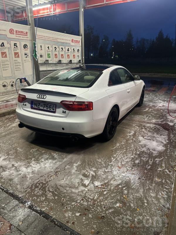 White Audi A5 2009 in Rezekne, with an engine capacity of 3.20 L and mileage of 328 thousand km for 9000 €, photo 6 on AUTOMOTO.COM.LV