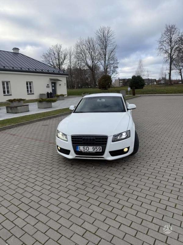 White Audi A5 2009 in Marijampole, with an engine capacity of 2.97 L and mileage of 300 thousand km for 5000 €, photo 2 on AUTOMOTO.COM.LV