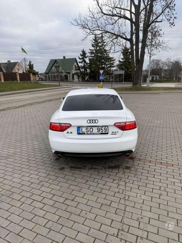 White Audi A5 2009 in Marijampole, with an engine capacity of 2.97 L and mileage of 300 thousand km for 5000 €, photo 6 on AUTOMOTO.COM.LV