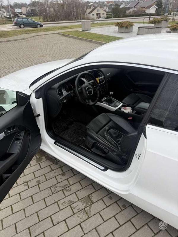 White Audi A5 2009 in Marijampole, with an engine capacity of 2.97 L and mileage of 300 thousand km for 5000 €, photo 8 on AUTOMOTO.COM.LV