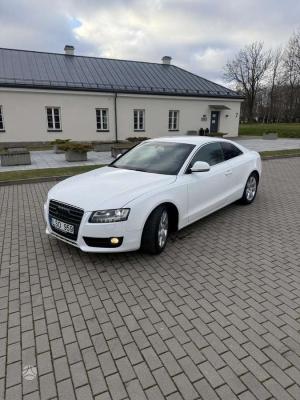 Balts Audi A5 2009 Marijampole, ar dzinēja tilpumu 2.97 L un nobraukumu 300 tūkst. km par 5000 €, foto 3 vietnē AUTOMOTO.COM.LV
