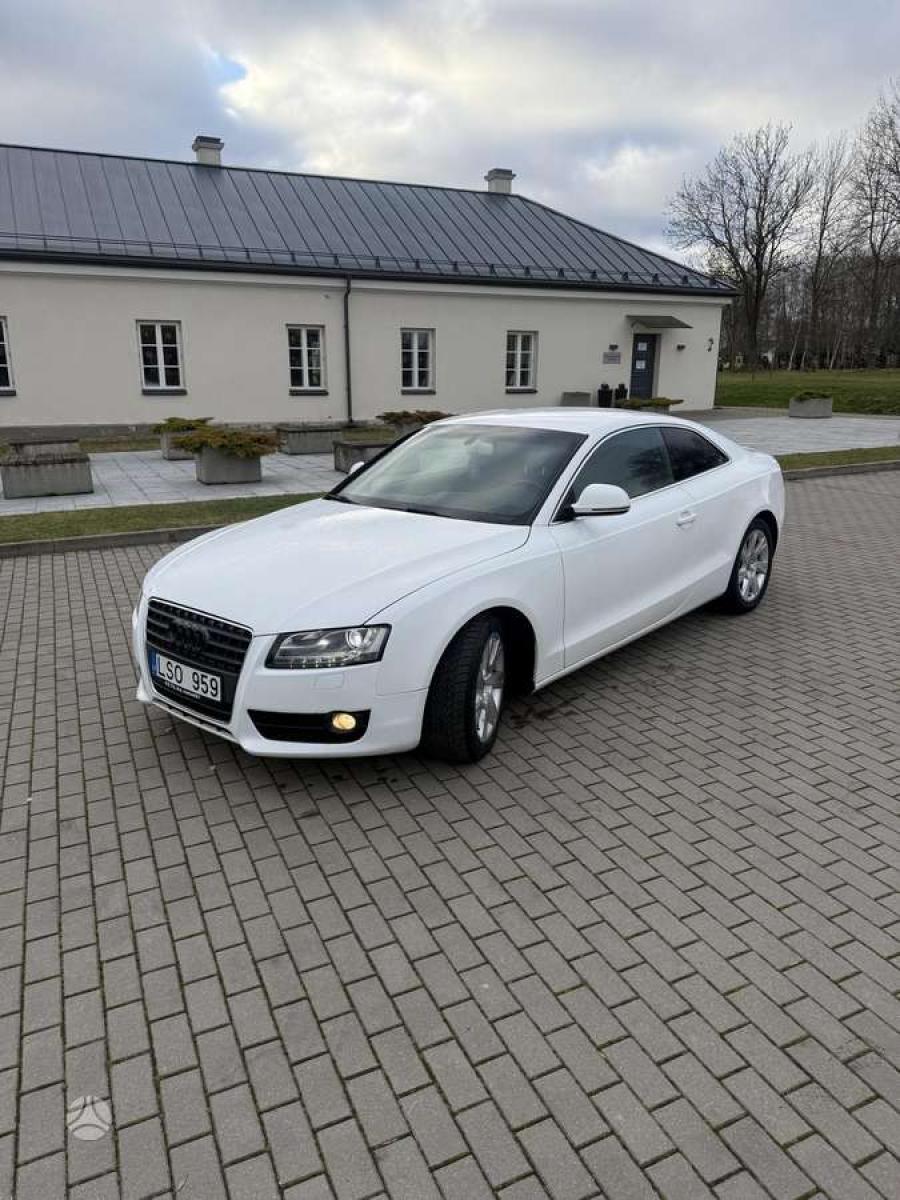 Balts Audi A5 2009 Marijampole, ar dzinēja tilpumu 2.97 L un nobraukumu 300 tūkst. km par 5000 €, foto 3 vietnē AUTOMOTO.COM.LV