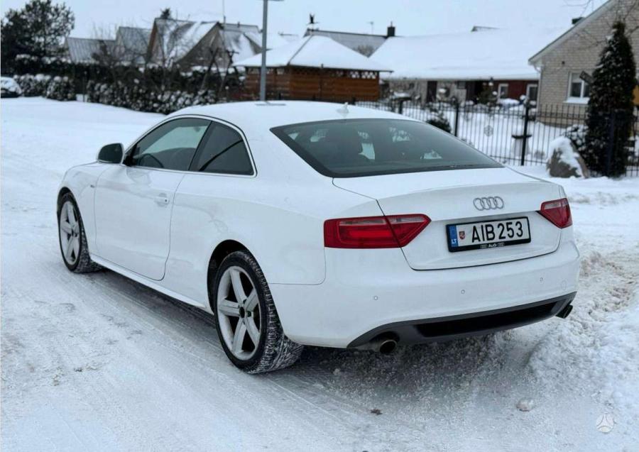 White Audi A5 2009 in Ukmerge, with an engine capacity of 2.70 L and mileage of 294 thousand km for 5199 €, photo 2 on AUTOMOTO.COM.LV
