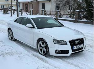White Audi A5 2009 in Ukmerge, with an engine capacity of 2.70 L and mileage of 294 thousand km for 5199 €, photo 7 on AUTOMOTO.COM.LV