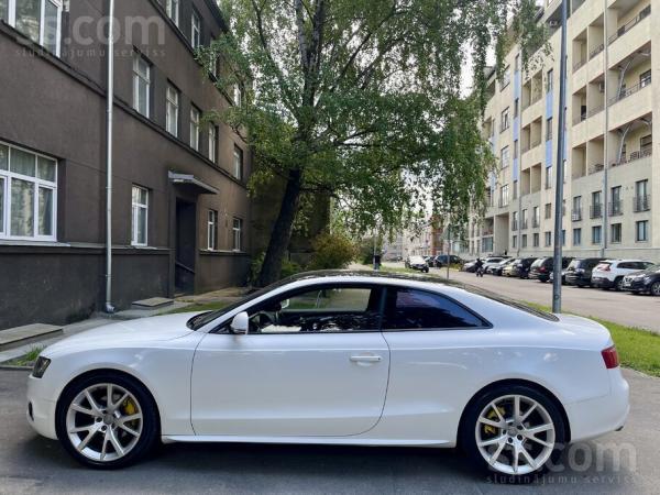 White Audi A5 2009 in Riga, with an engine capacity of 2.70 L and mileage of 355 thousand km for 5900 €, photo 2 on AUTOMOTO.COM.LV
