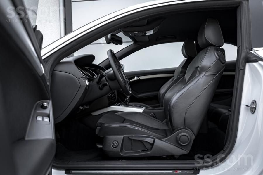 Balts Audi A5 2009 Rīga, ar dzinēja tilpumu 2.00 L un nobraukumu 310 tūkst. km par 7490 €, foto 10 vietnē AUTOMOTO.COM.LV