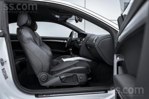 Balts Audi A5 2009 Rīga, ar dzinēja tilpumu 2.00 L un nobraukumu 310 tūkst. km par 7490 €, foto 12 vietnē AUTOMOTO.COM.LV