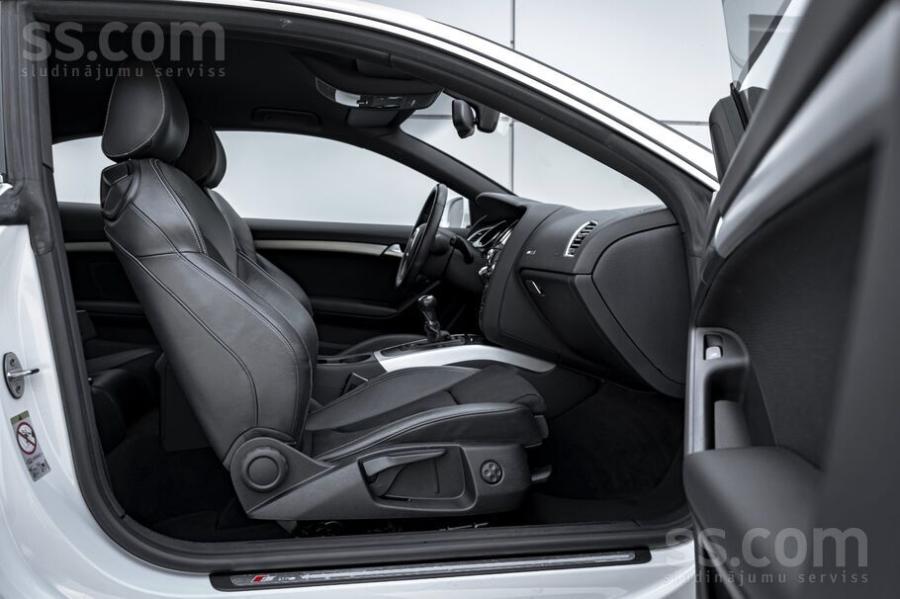 Balts Audi A5 2009 Rīga, ar dzinēja tilpumu 2.00 L un nobraukumu 310 tūkst. km par 7490 €, foto 12 vietnē AUTOMOTO.COM.LV