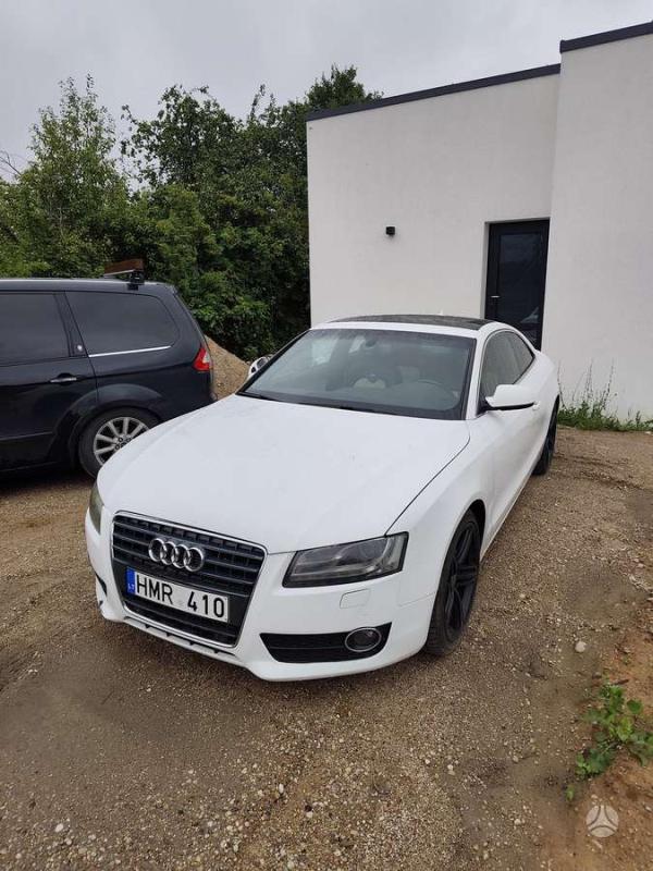 Balts Audi A5 2009 Viļņa, ar dzinēja tilpumu 2.70 L un nobraukumu 279 tūkst. km par 4400 €, foto 1 vietnē AUTOMOTO.COM.LV