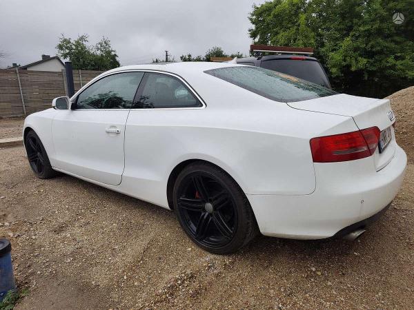 Balts Audi A5 2009 Viļņa, ar dzinēja tilpumu 2.70 L un nobraukumu 279 tūkst. km par 4400 €, foto 2 vietnē AUTOMOTO.COM.LV