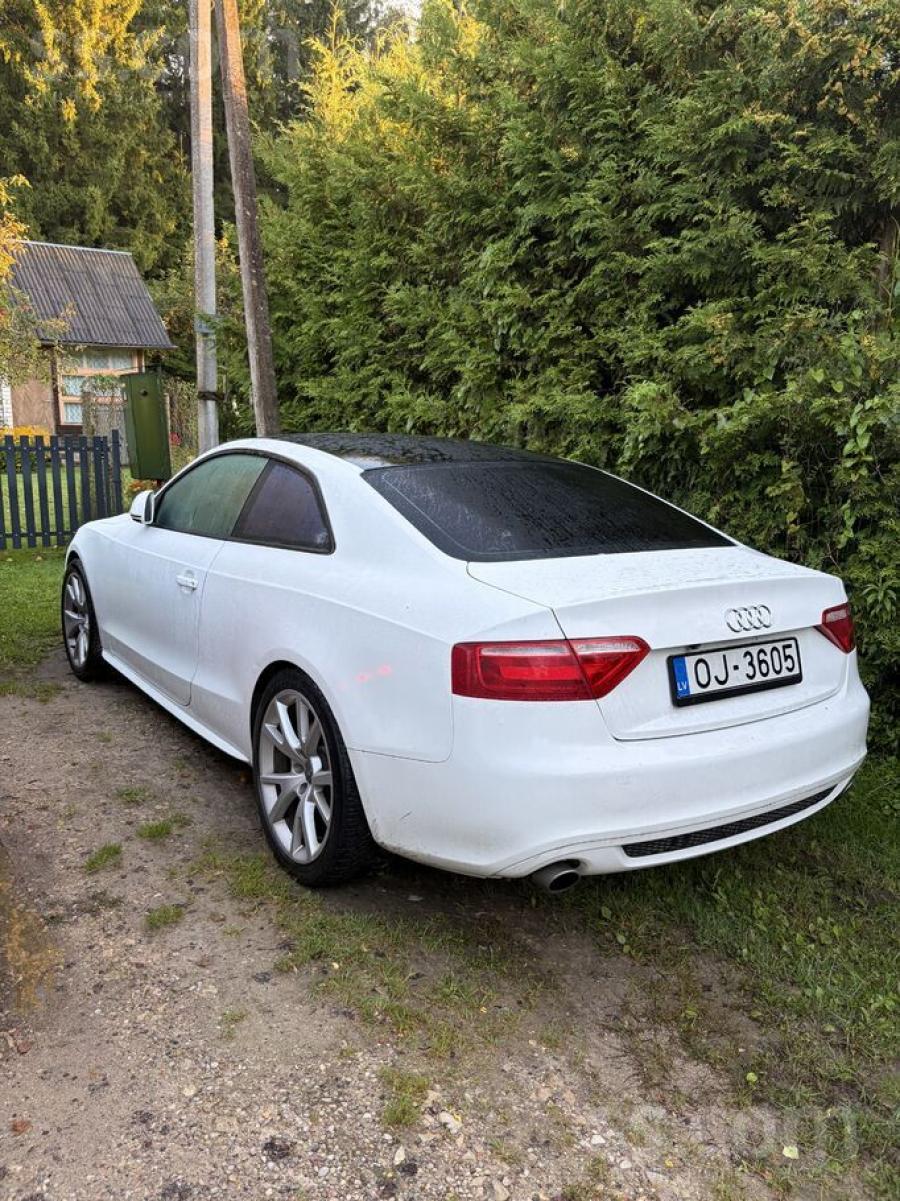 Balts Audi A5 2009 Rīga, ar dzinēja tilpumu 2.70 L un nobraukumu 360 tūkst. km par 3500 €, foto 1 vietnē AUTOMOTO.COM.LV