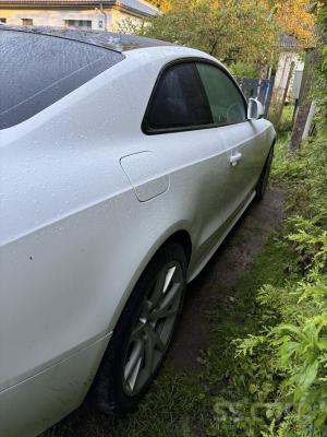 Balts Audi A5 2009 Rīga, ar dzinēja tilpumu 2.70 L un nobraukumu 360 tūkst. km par 3500 €, foto 4 vietnē AUTOMOTO.COM.LV