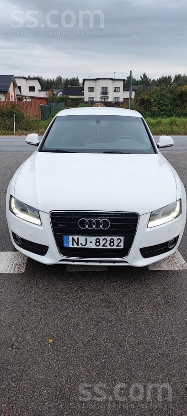White Audi A5 2009 in Jelgava, with an engine capacity of 3.00 L and mileage of 250 thousand km for 7770 €, photo 9 on AUTOMOTO.COM.LV