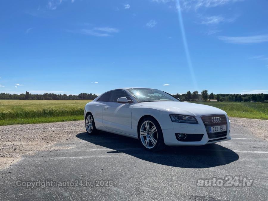 Balts Audi A5 2010 Tallina, ar dzinēja tilpumu 2.00 L un nobraukumu 275 tūkst. km par 8000 €, foto 5 vietnē AUTOMOTO.COM.LV