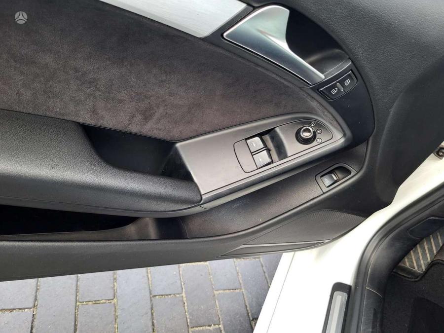 White Audi A5 2010 in Kaunas, with an engine capacity of 2.00 L and mileage of 344 thousand km for 7290 €, photo 22 on AUTOMOTO.COM.LV