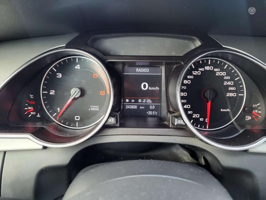 White Audi A5 2010 in Kaunas, with an engine capacity of 2.00 L and mileage of 344 thousand km for 7290 €, photo 26 on AUTOMOTO.COM.LV