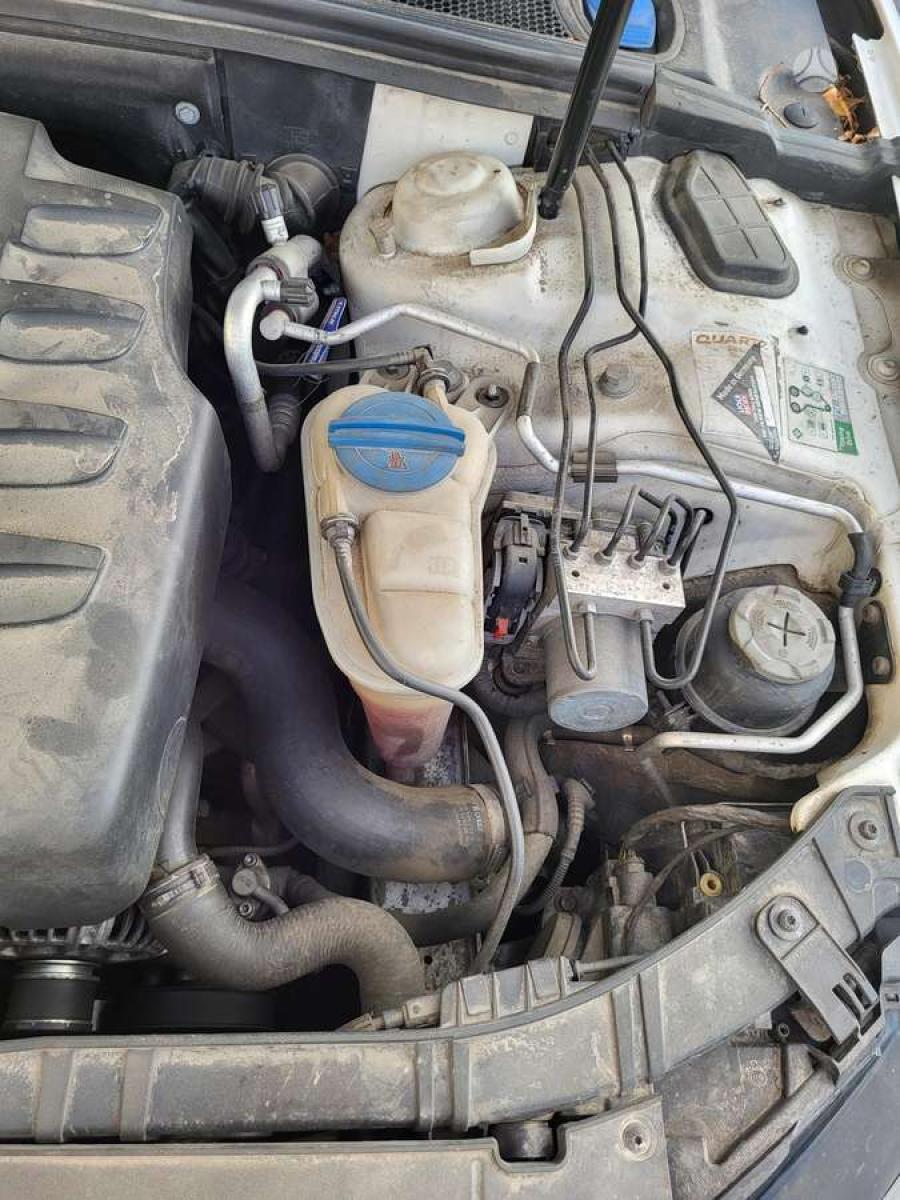 White Audi A5 2010 in Kaunas, with an engine capacity of 2.00 L and mileage of 344 thousand km for 7290 €, photo 57 on AUTOMOTO.COM.LV