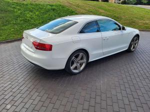 White Audi A5 2010 in Kaunas, with an engine capacity of 2.00 L and mileage of 344 thousand km for 7290 €, photo 6 on AUTOMOTO.COM.LV