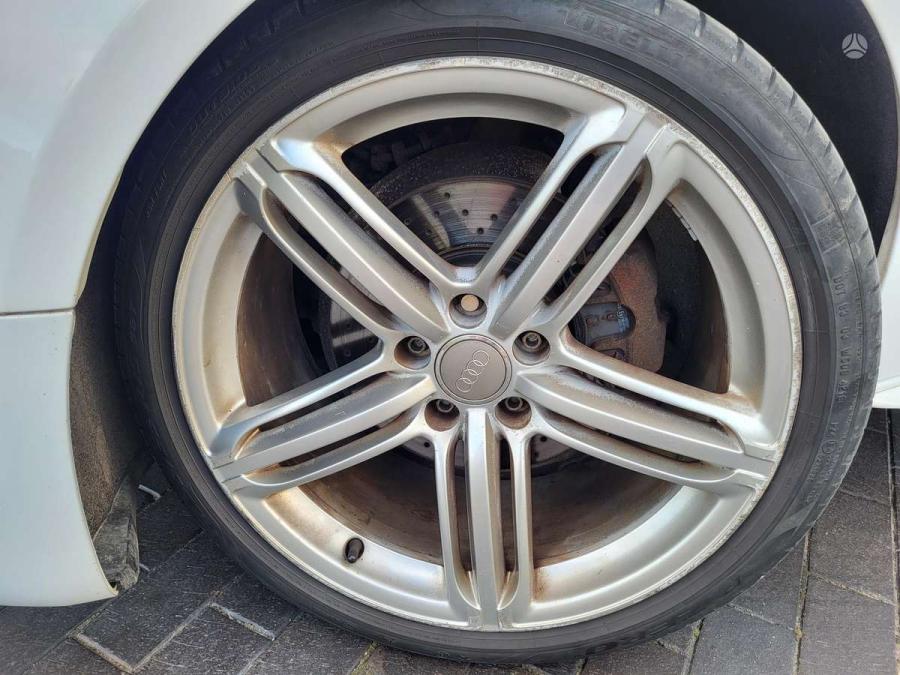 White Audi A5 2010 in Kaunas, with an engine capacity of 2.00 L and mileage of 344 thousand km for 7290 €, photo 15 on AUTOMOTO.COM.LV