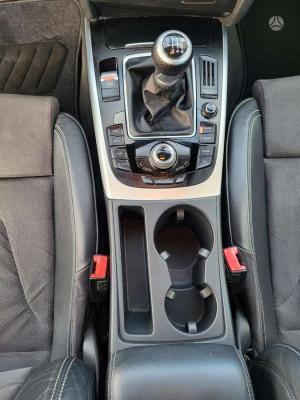 White Audi A5 2010 in Kaunas, with an engine capacity of 2.00 L and mileage of 344 thousand km for 7290 €, photo 35 on AUTOMOTO.COM.LV