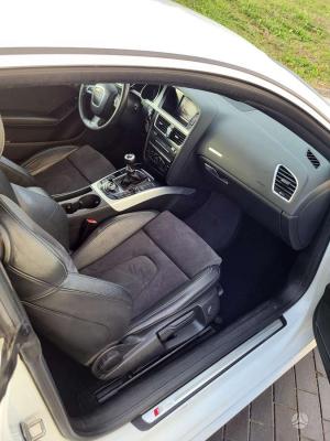 White Audi A5 2010 in Kaunas, with an engine capacity of 2.00 L and mileage of 344 thousand km for 7290 €, photo 46 on AUTOMOTO.COM.LV