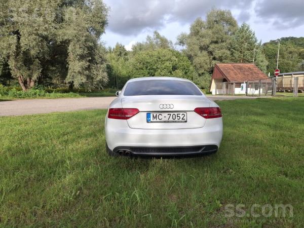 White Audi A5 2010 in Riga, with an engine capacity of 2.00 L and mileage of 285 thousand km for 6500 €, photo 5 on AUTOMOTO.COM.LV