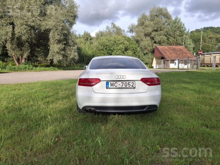Белый Ауди А5 2010 в Рига, объемом двигателя 2.00 л и пробегом 285 тыс. км за 6500 €, фото 6 на AUTOMOTO.COM.LV