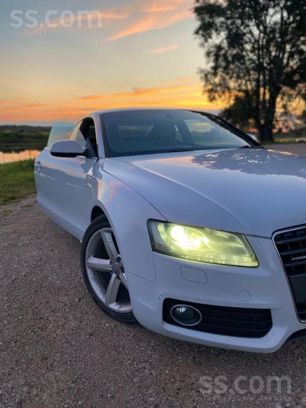 Audi A5 2010 in Daugavpils on AUTOMOTO.COM.LV White Audi A5 2010 in Daugavpils, with an engine capacity of 2.00 L and mileage of 270 thousand km for 2500 €, photo 3 on AUTOMOTO.COM.LV