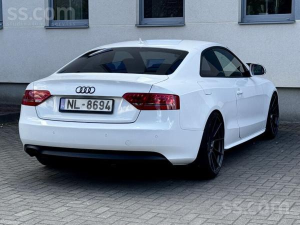 White Audi A5 2011 in Jelgava, with an engine capacity of 2.00 L and mileage of 187 thousand km for 9800 €, photo 3 on AUTOMOTO.COM.LV