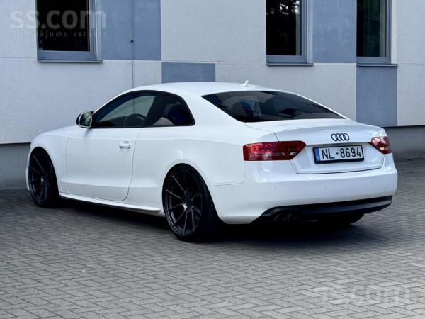 White Audi A5 2011 in Jelgava, with an engine capacity of 2.00 L and mileage of 187 thousand km for 9800 €, photo 10 on AUTOMOTO.COM.LV