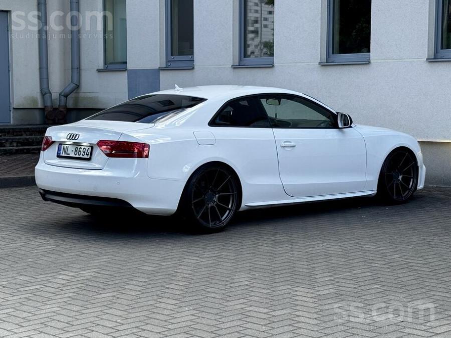 White Audi A5 2011 in Jelgava, with an engine capacity of 2.00 L and mileage of 187 thousand km for 9800 €, photo 14 on AUTOMOTO.COM.LV