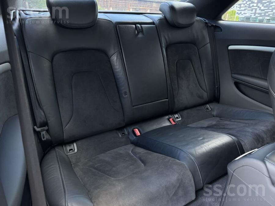 White Audi A5 2011 in Jelgava, with an engine capacity of 2.00 L and mileage of 187 thousand km for 9800 €, photo 20 on AUTOMOTO.COM.LV